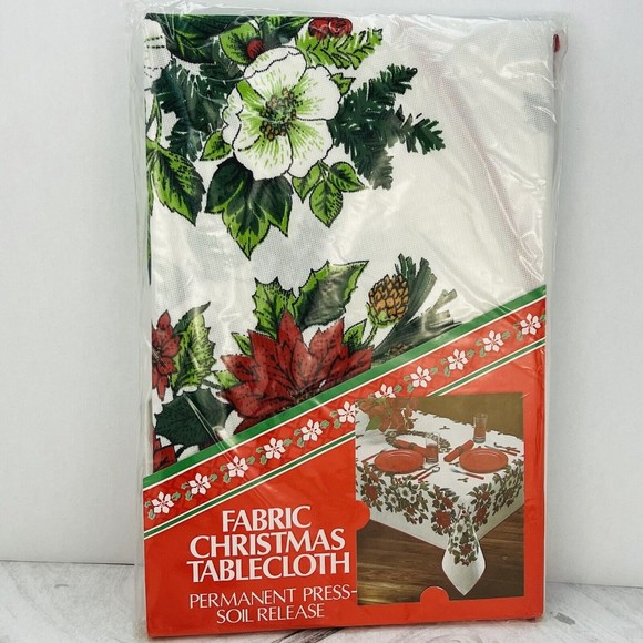 Magnolia | Dining | Vintage Christmas Tablecloth 63 Round Poinsettia ...